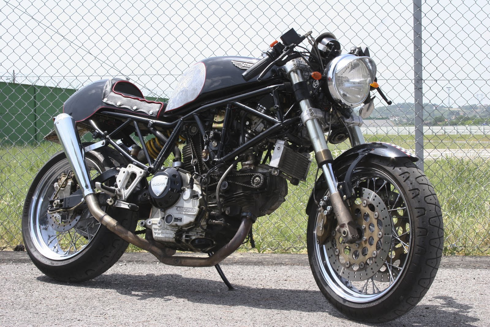 el ciste bravado: DUCATI 900 SS CAFE' RACER