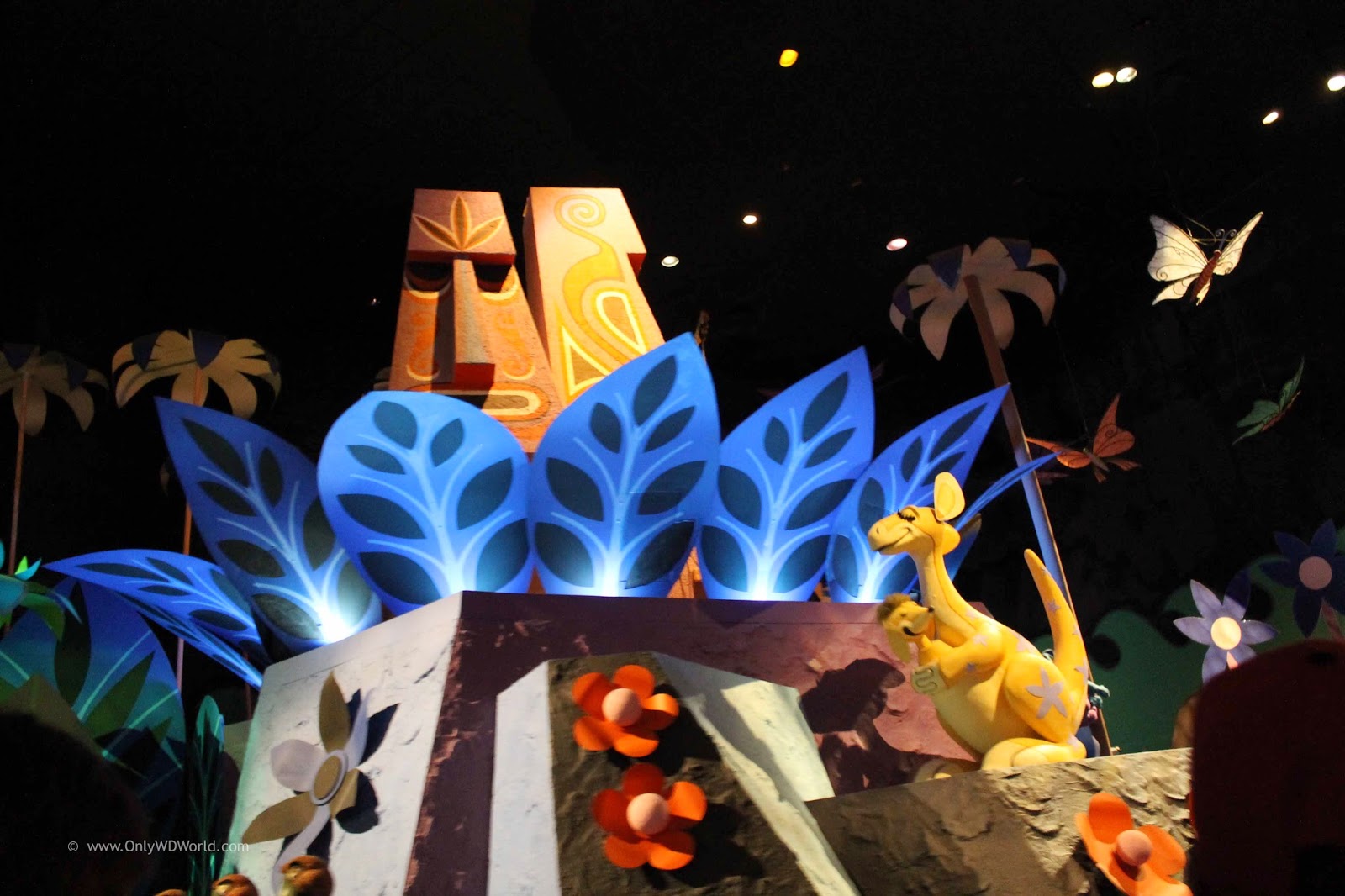 Disney World Classic Attraction - "it's a small world" | Disney World ...