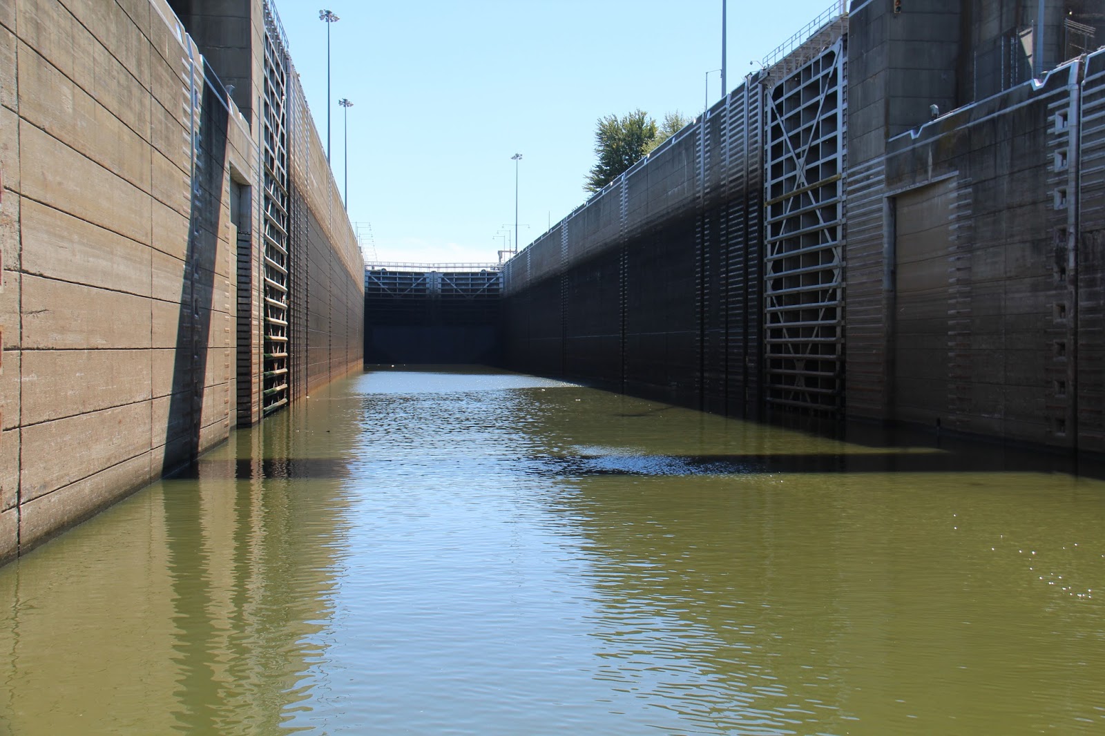 Cruising aboard the Sadie Too: Grafton, Illinois to Barkley Lake Kentucky