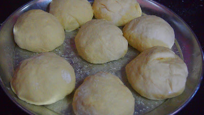 MamaMia Kitchen: ROTI NAAN a.k.a ROTI TEMPAYAN