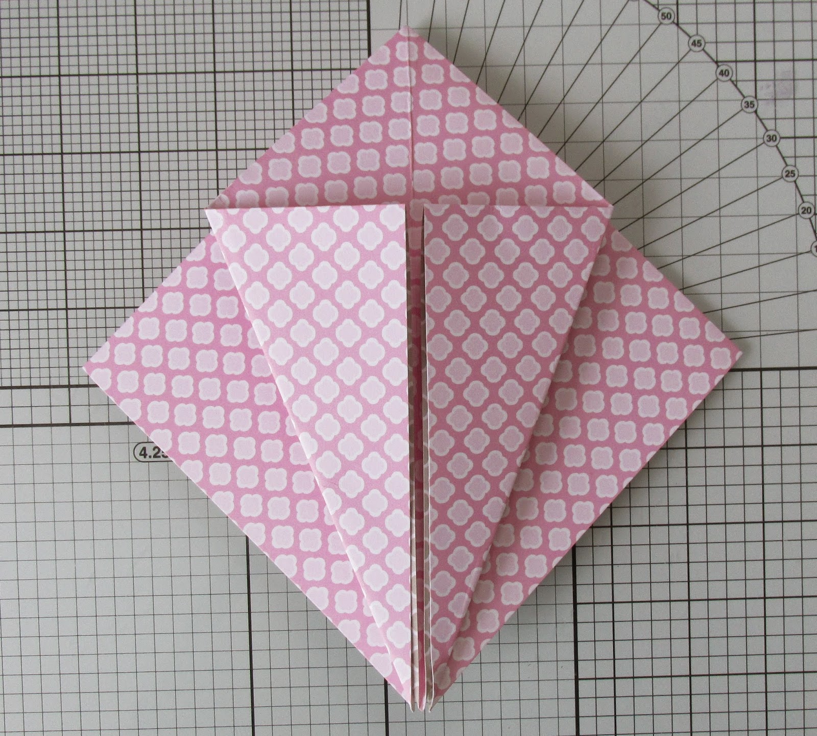A Passion For Cards: Paper folded "basket"