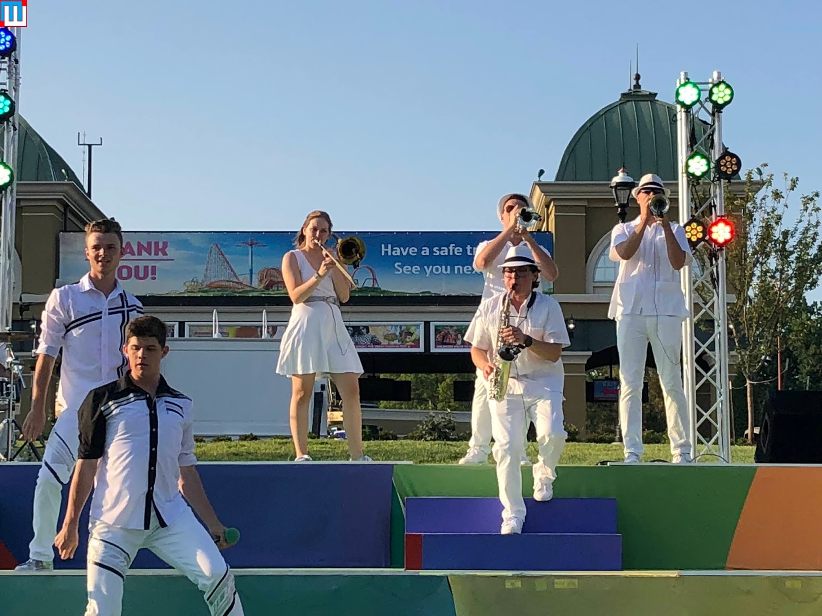 MidwestInfoGuide: Shows (WOF)