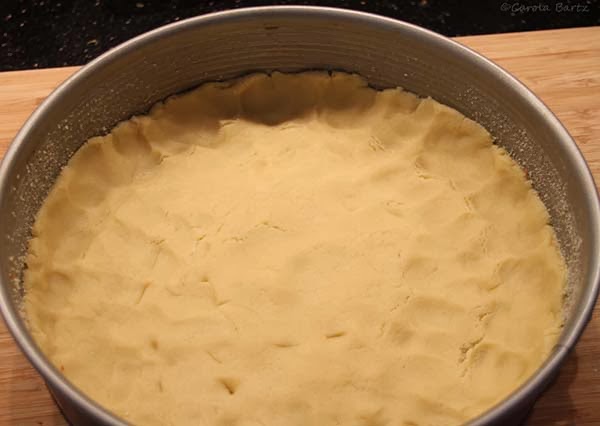 carola bARTz: Baking a Traditional German Apple Streusel