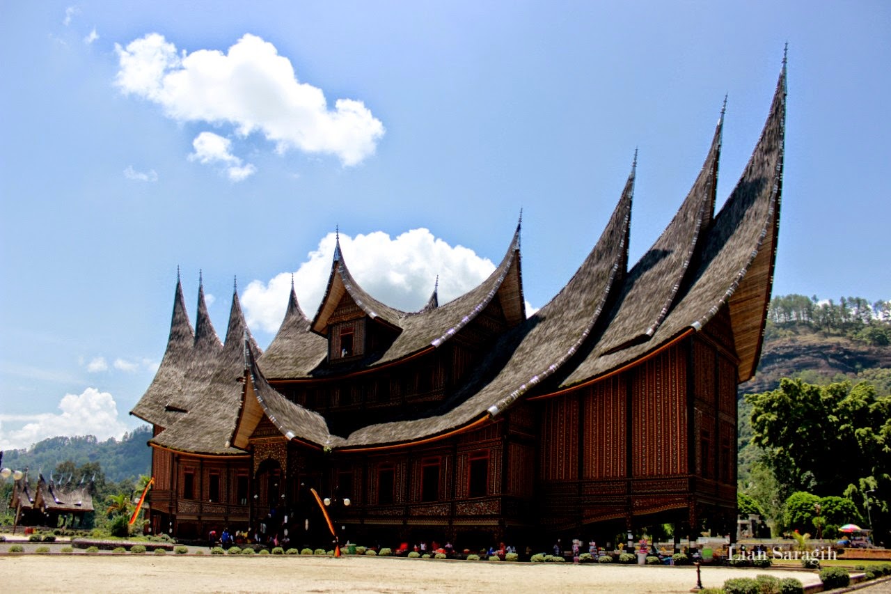 Bukittinggi Tour Guide: PAGARUYUNG,SUMATERA BARAT
