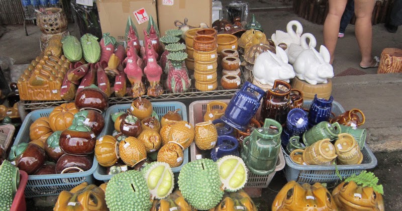 Barangan seramik dan tembikar di Ayer Hitam Johor