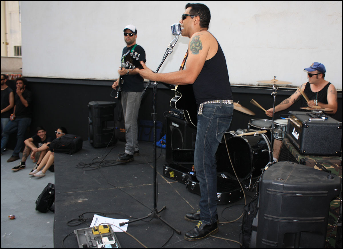 ZOMBILLY: Estúdio de tattoo inaugura espaço para rock