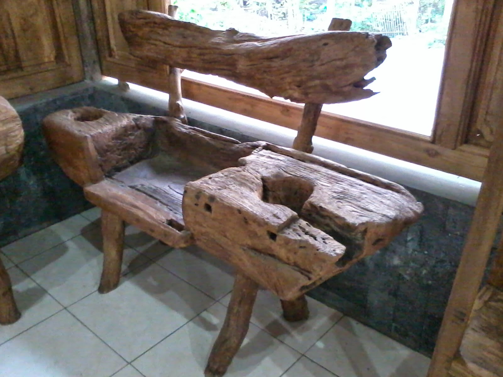 Bisnis Indonesia Barang Antik Kuno Bersejarah Dan Kerajinan Tangan ...