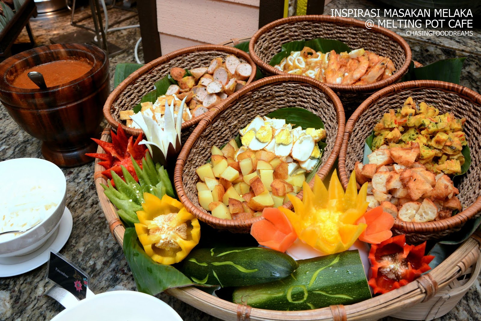 CHASING FOOD DREAMS: Buka Puasa @ Melting Pot Café, Concorde Hotel ...