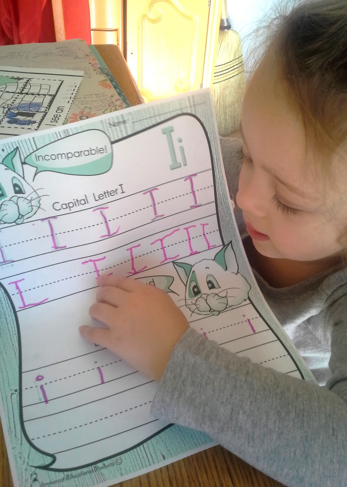 Glimmercat Education: Letter of the Week for I