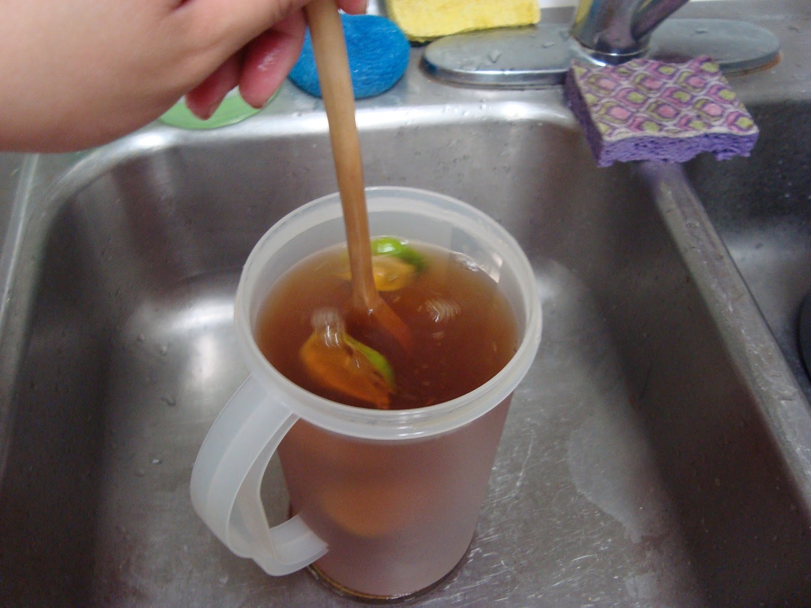 JWo Designs: Sweltering Summer Days: Lemon (or Lime!) Mint Tea Recipe