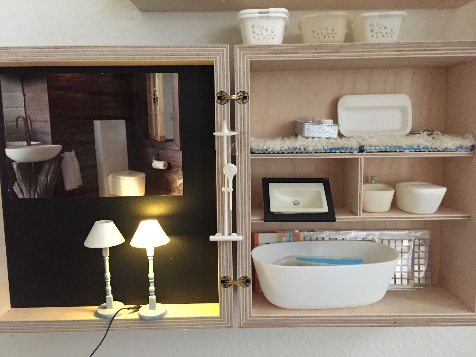 1:12 scale modern model houses: Table lamp blue