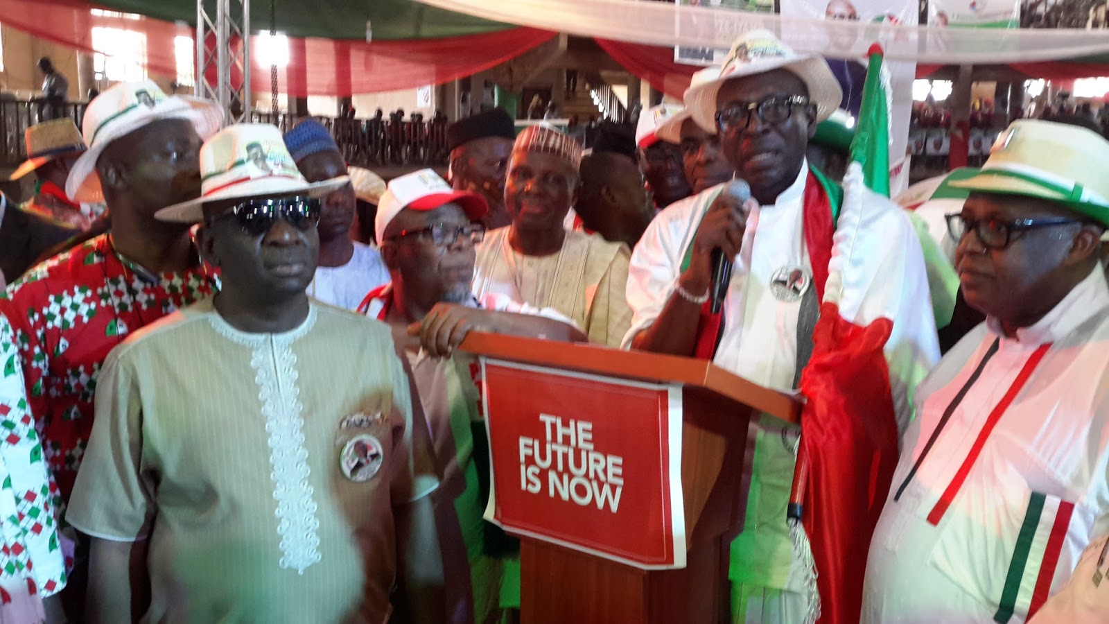 APC in crisis in Edo state as 8,000 dump APC for PDP - Odogwu Media's Blog