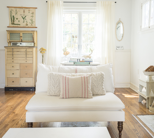 Clean and Simple Winter Decor Inspiration | TIDBITS