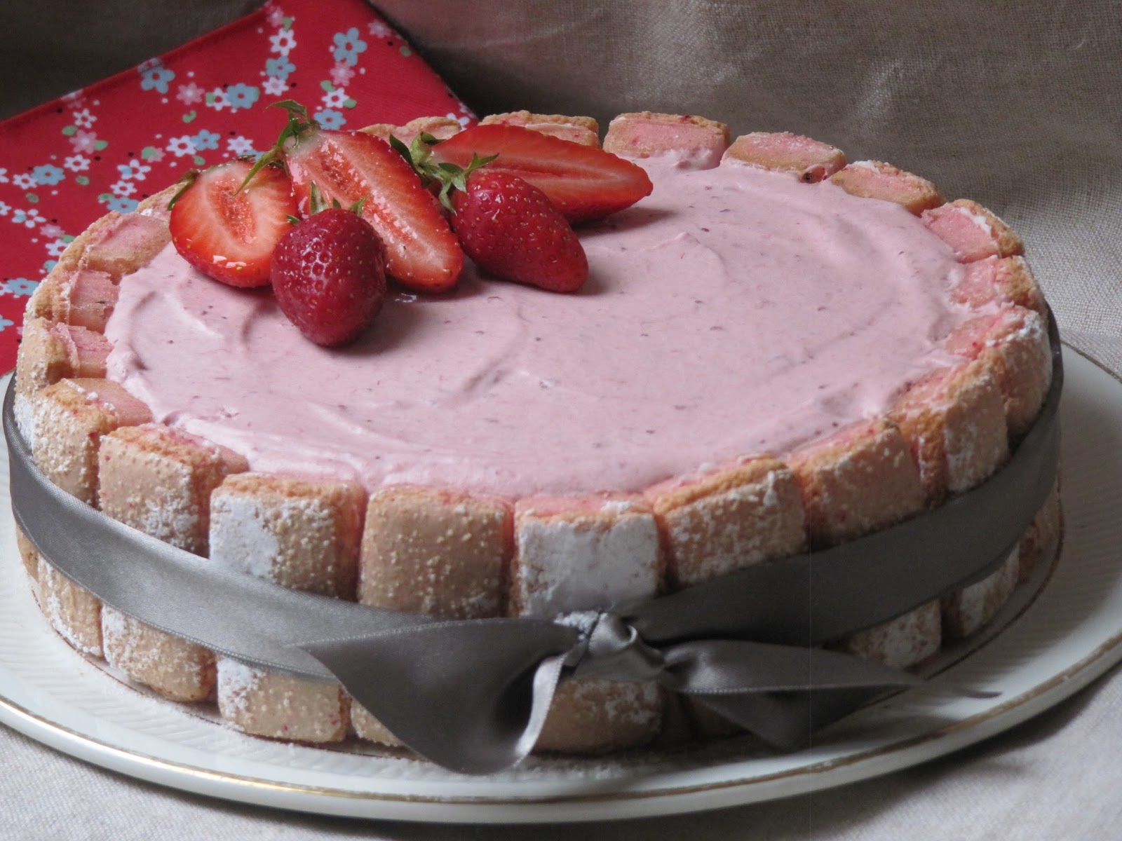 La cuisine d'ici et d'ISCA: Charlotte mousse aux fruits rouges