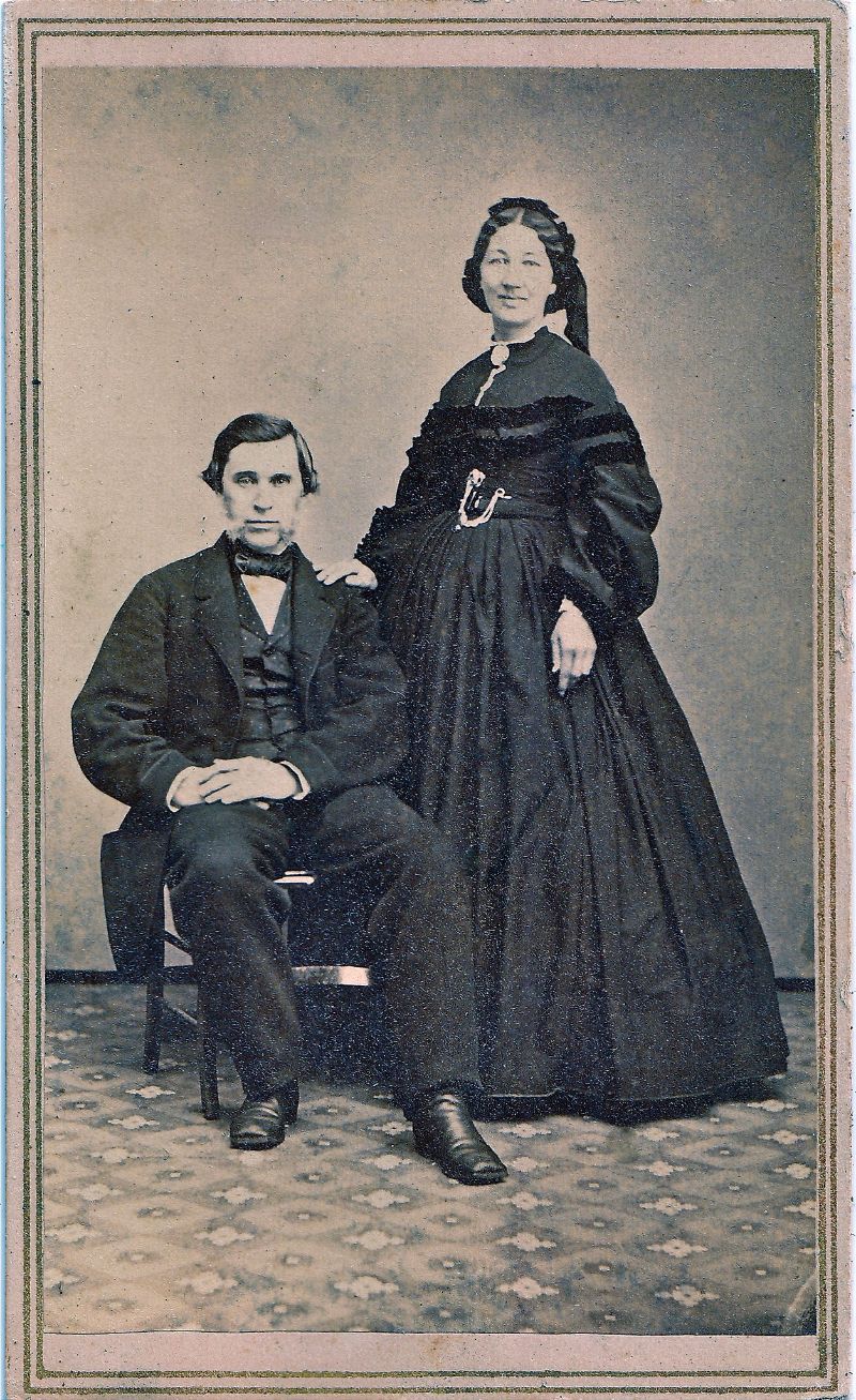 Victorian Husbands and Wives: 50 Amazing Vintage Studio Photos of ...