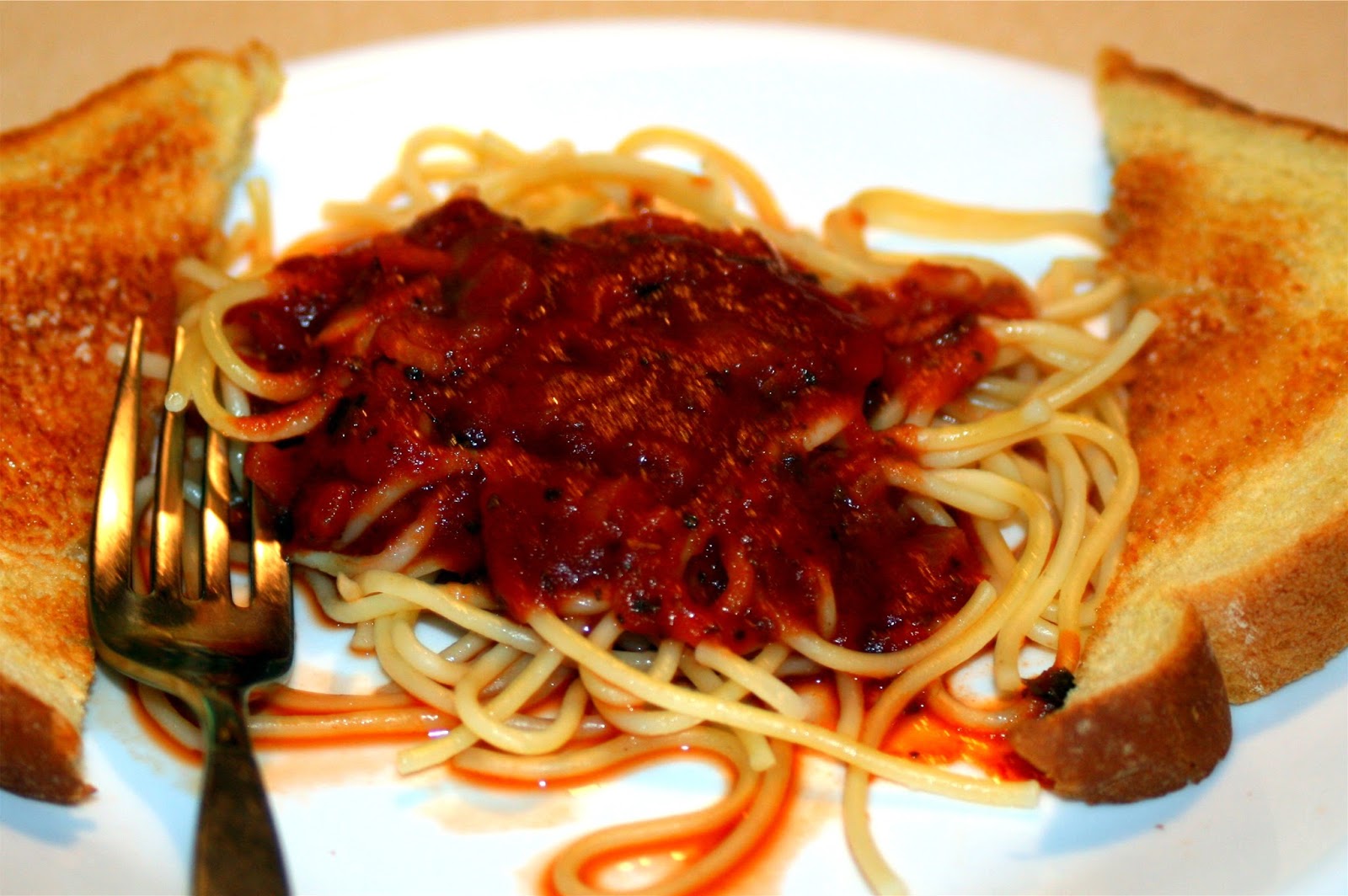Forsythkid: Fast and easy spaghetti sauce for two!