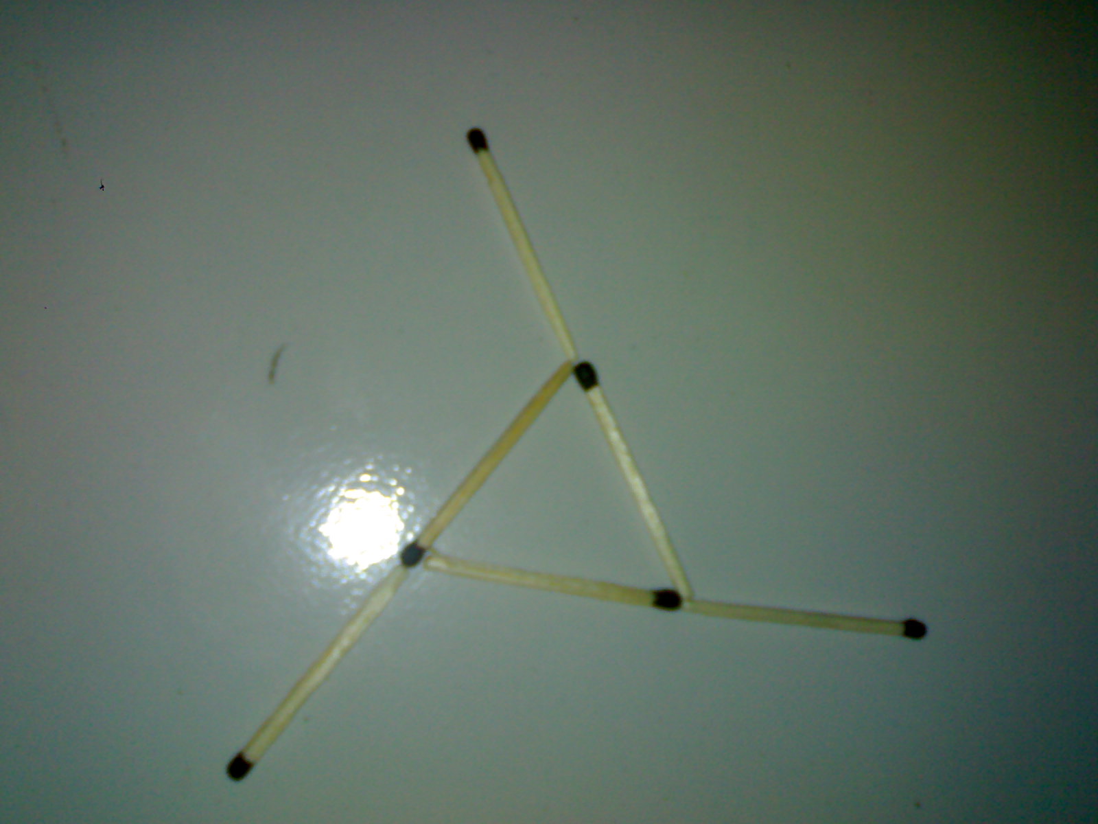 buat 4 segitiga sama sisi dari 6 batang korek api - NGOPI blog