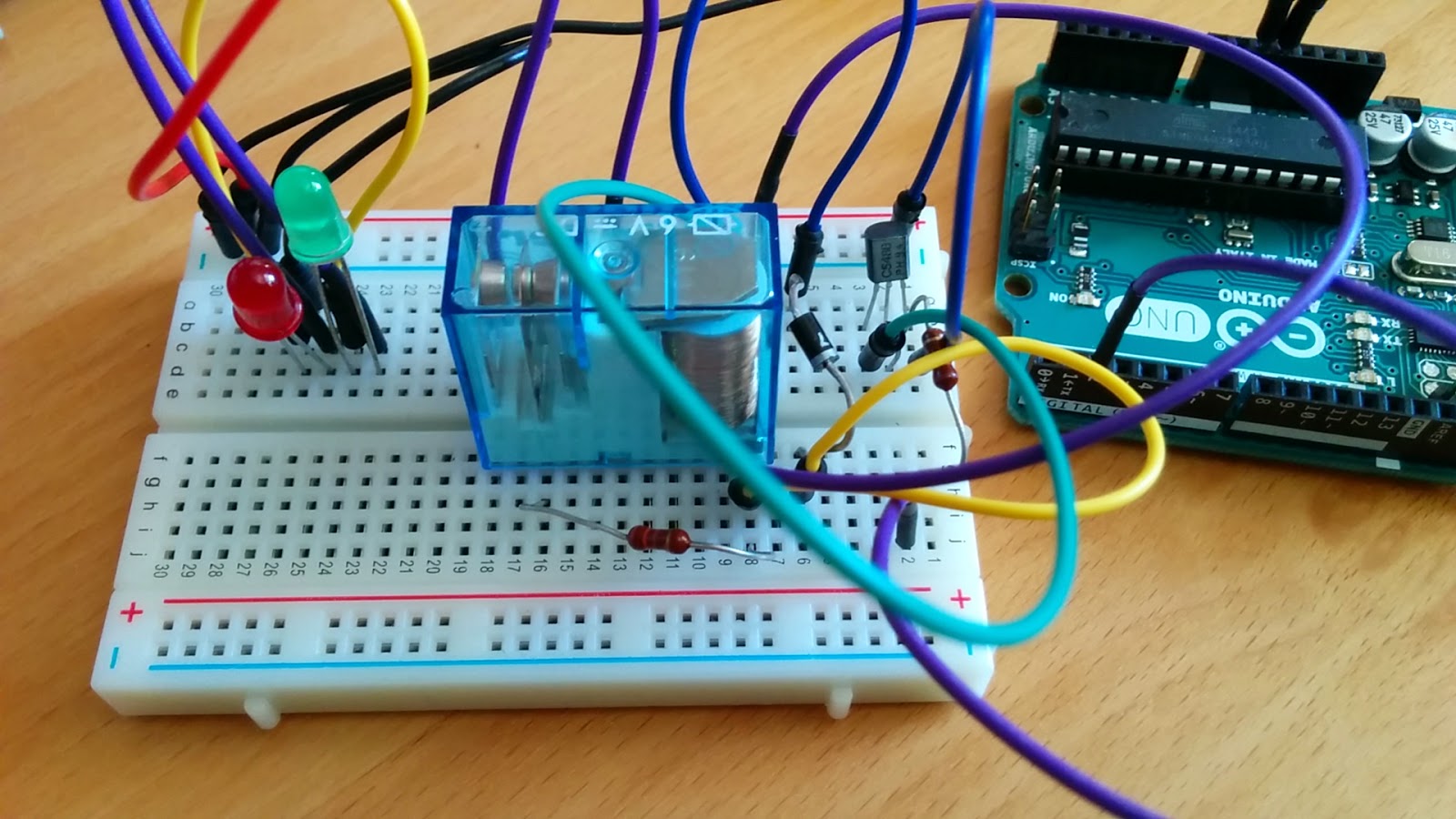 Estoy en ello...: Practicando con Relés y ArduinoUNO. Otra vez, #ArduinándomeLaVida