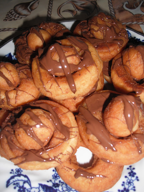 Retete simple,sanatoase si gustoase: Gogosi Americane sau Fitosica