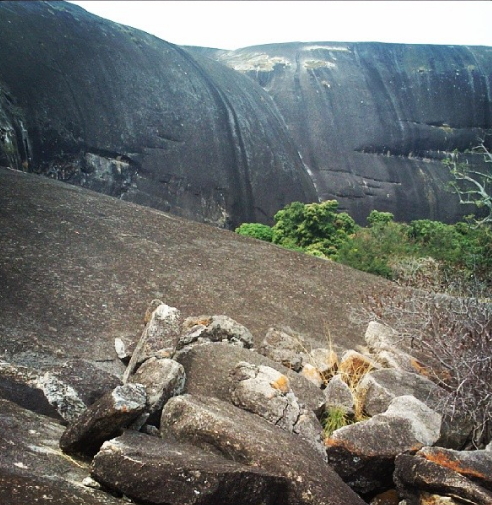 Oke Iyamapo Jeans Festival: Thrills As Tourists Climb Iyamapo Mountain ...