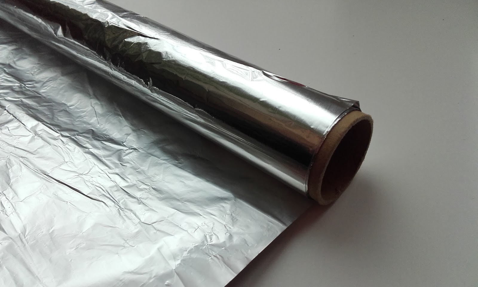 kui keerata oma jalgade ümber foolium ja hoida selle sees jalgu üks ...