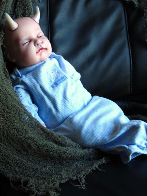 Gravenbabies Custom Horror Doll's: Sleeping DEMON baby