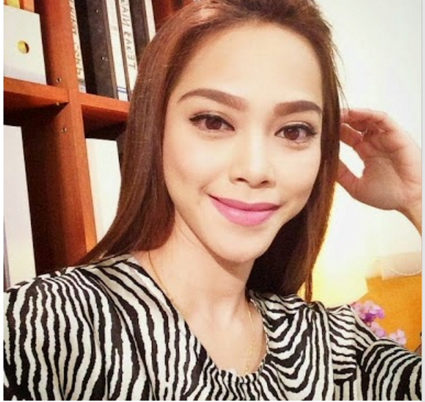 KECOH!!!GAMBAR-GAMBAR PANAS SRI YANTI TERSEBAR...MEMANG SEKSA MELIHATNYA OII... GAMBAR NO 3 ...