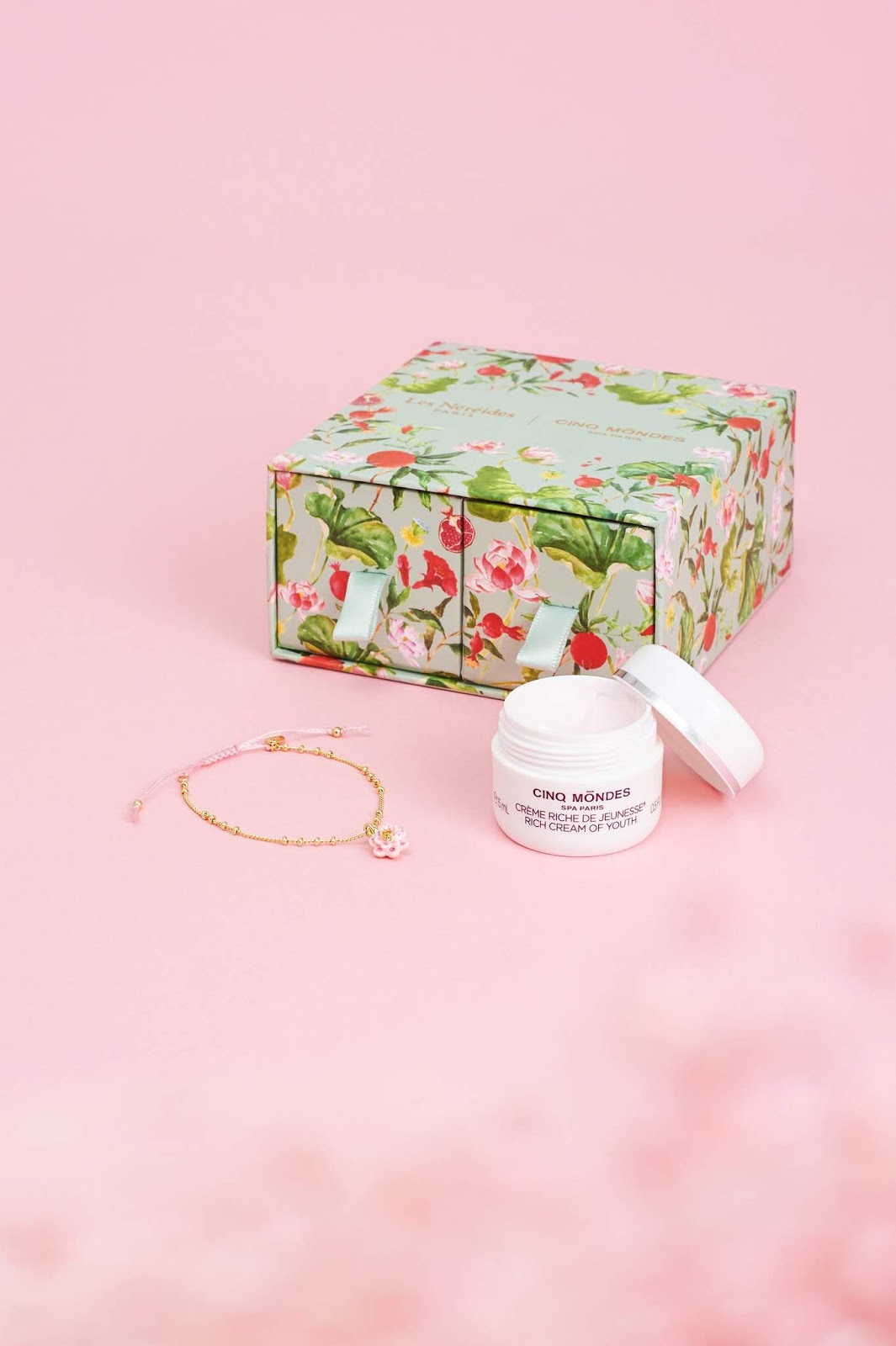 Les Néréides Paris X Cinq Mondes Paris - DAME SKARLETTE