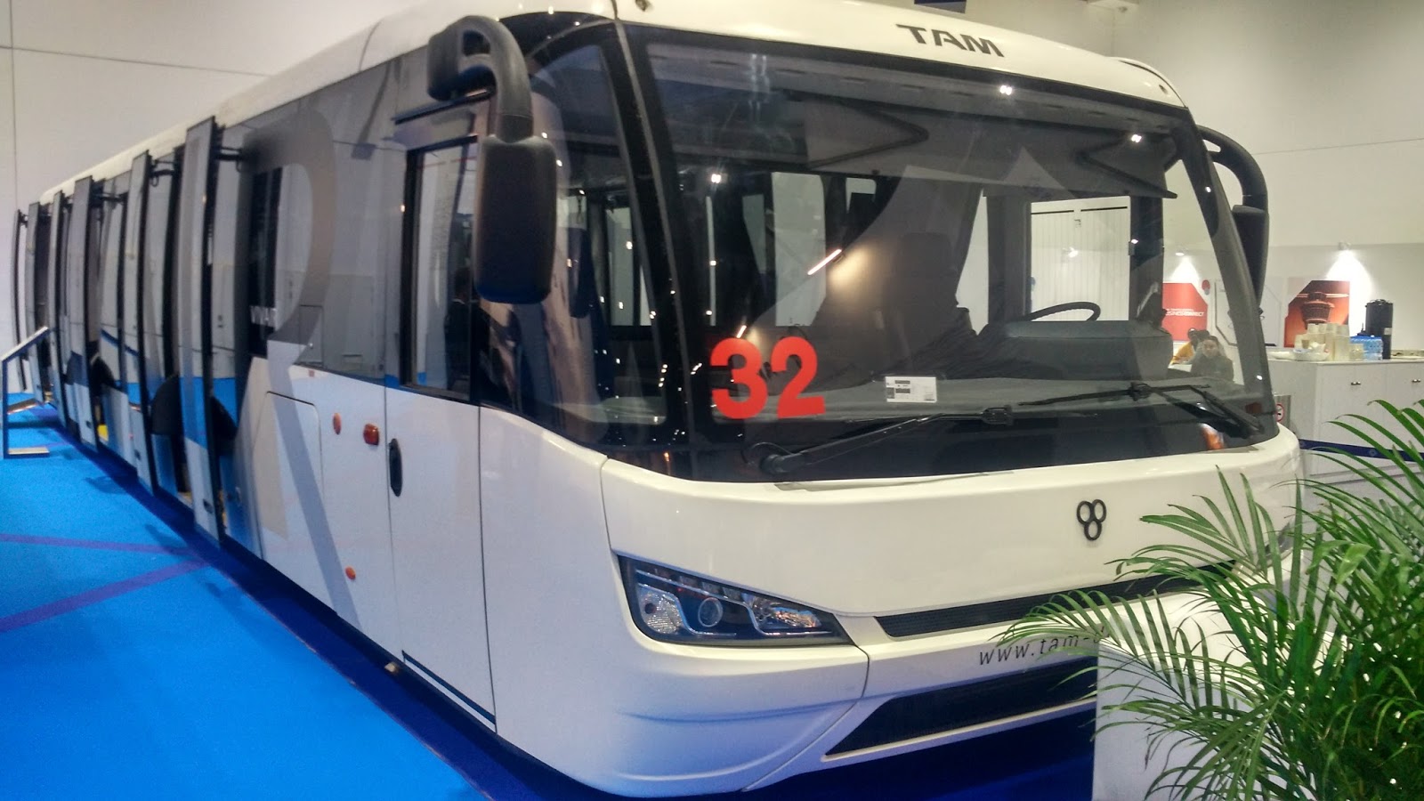 World's largest bus: TAM Vivair airport bus