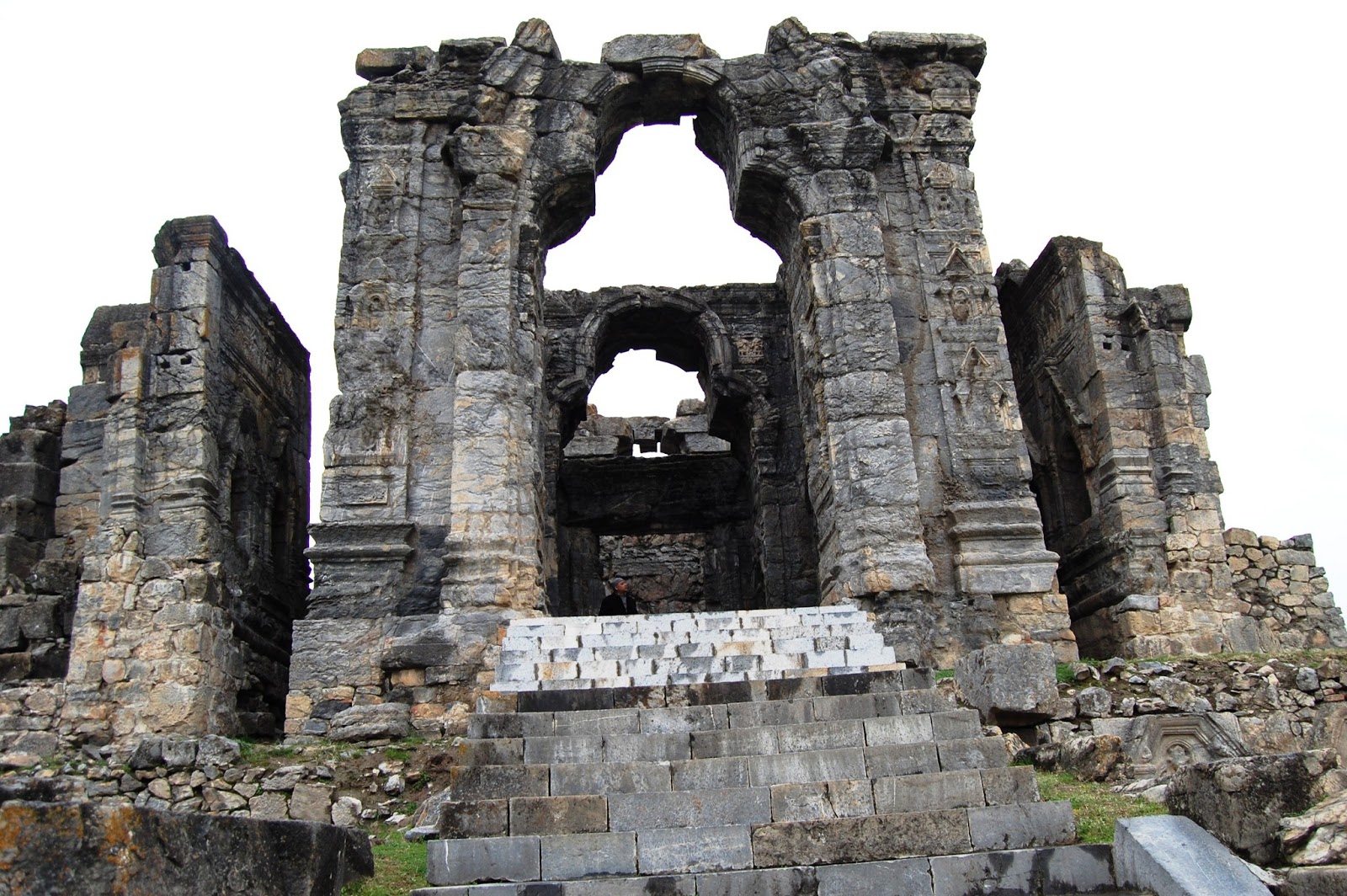 CHINAR SHADE : MARTANDA SUN TEMPLE OR ACROPOLIS OF KASHMIR