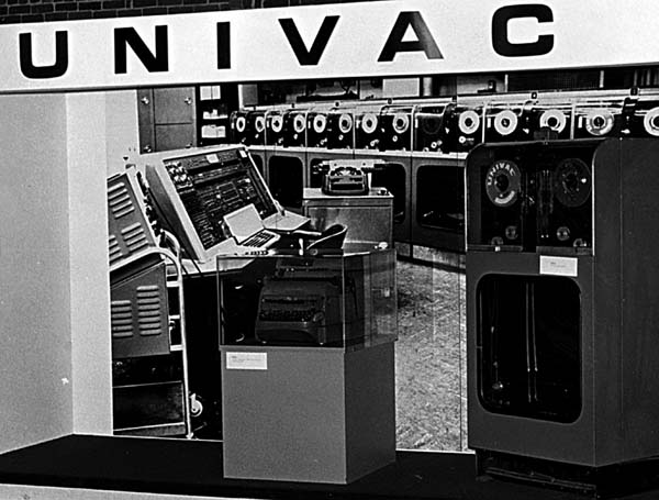 Sejarah Komputer Generasi Kedua - Informasi Teknologi