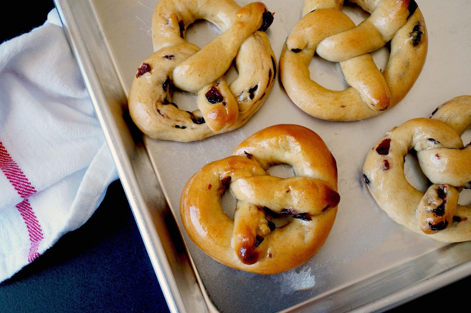 Miss Hangrypants: Hot Cross Bun Spiced Pretzels