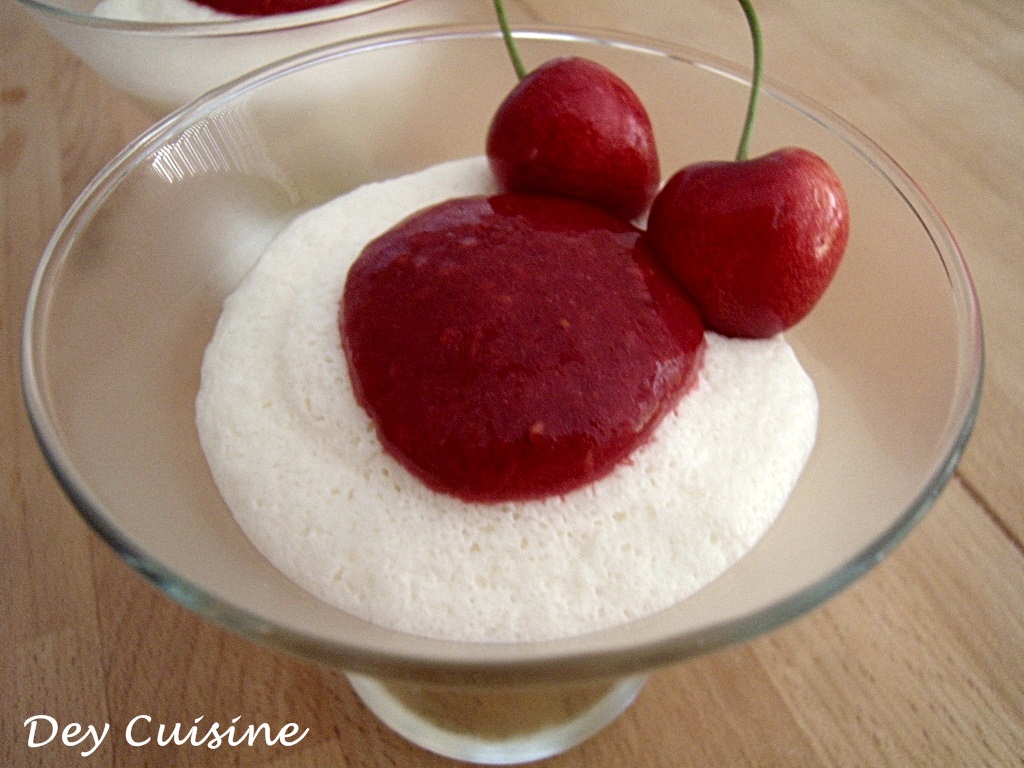 Dey cuisine: Mousse de fromage blanc & coulis de fruits rouges