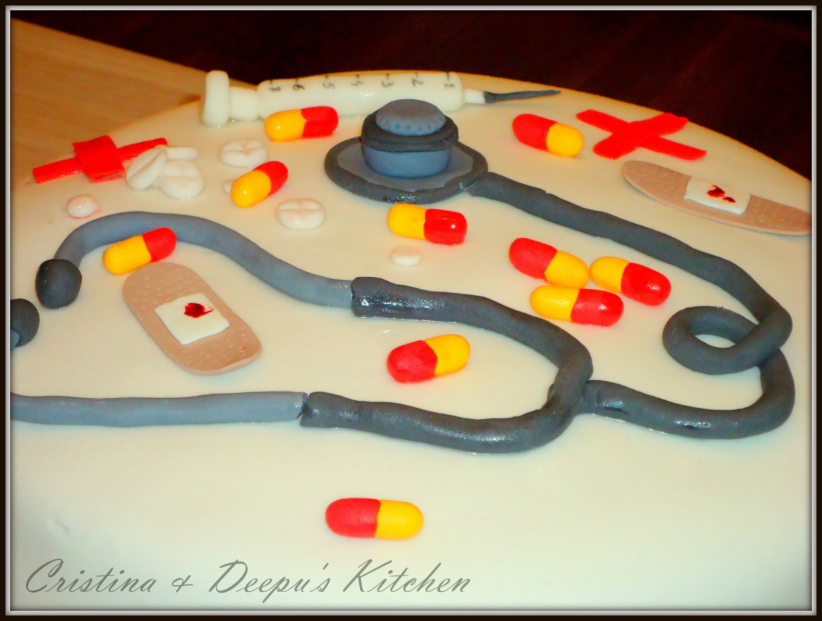 Cristina & Deepu's Kitchen: Tort medicina / Medical Cake