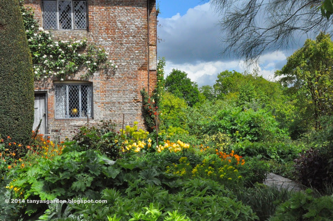 MySecretGarden: Sissinghurst Cottage Garden Pictures. (Part 4)