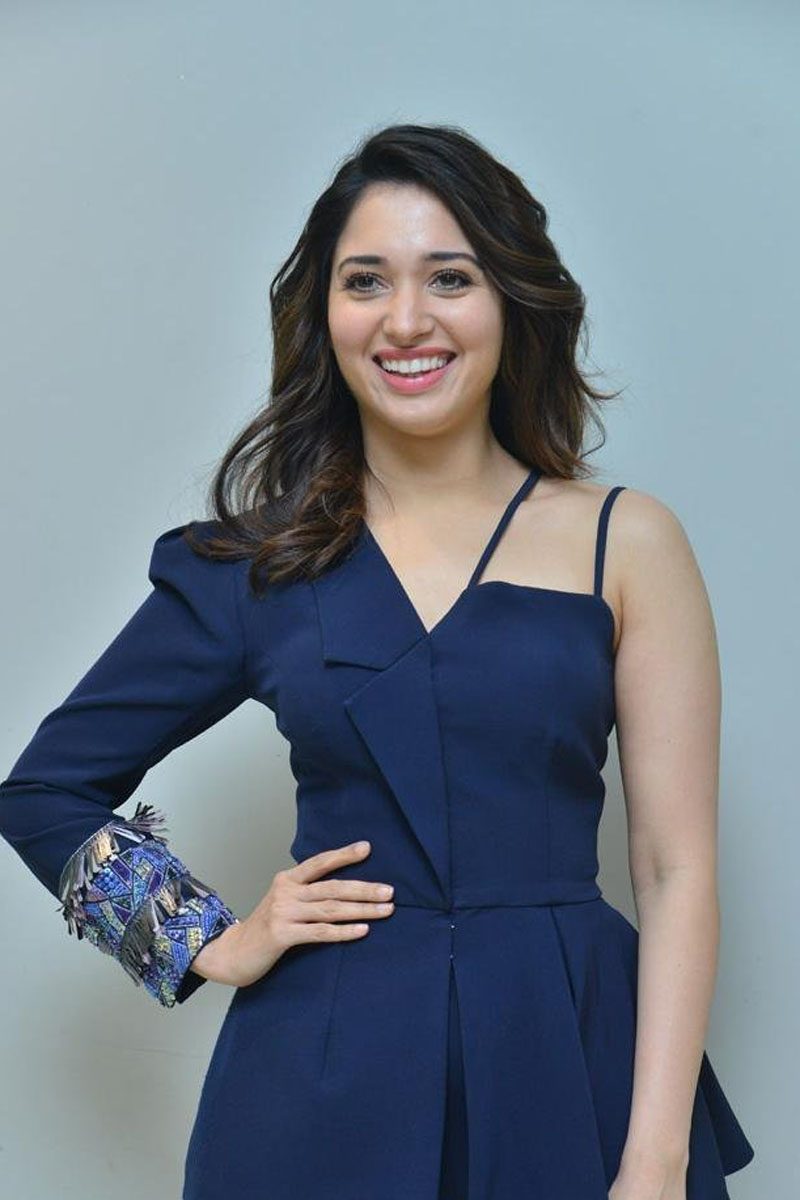 Actress Tamannaah Bhatia Stills At F2 Fun and Frustration Movie Trailer ...