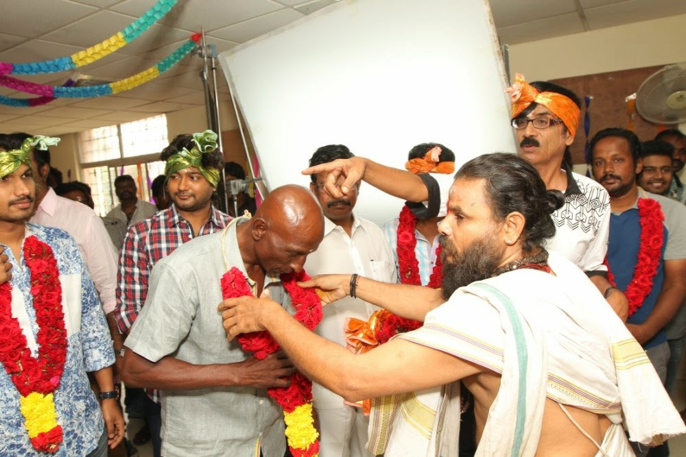 Paambu Sattai Movie Pooja Images HD - IMAGES