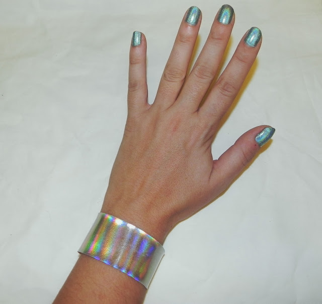 Smart n Snazzy: DIY ~ Holographic Cuff Bracelet