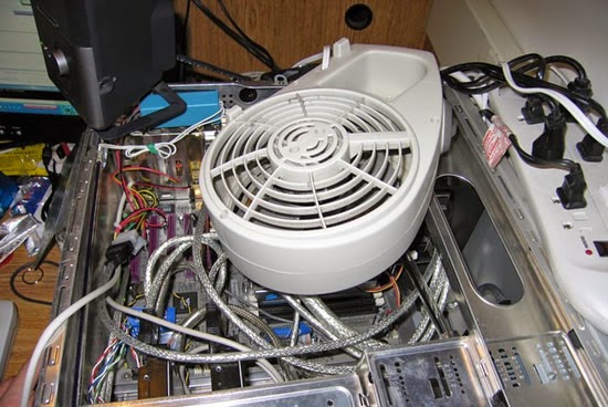 Fresh & Cool Pics: Gigantic Computer Fans
