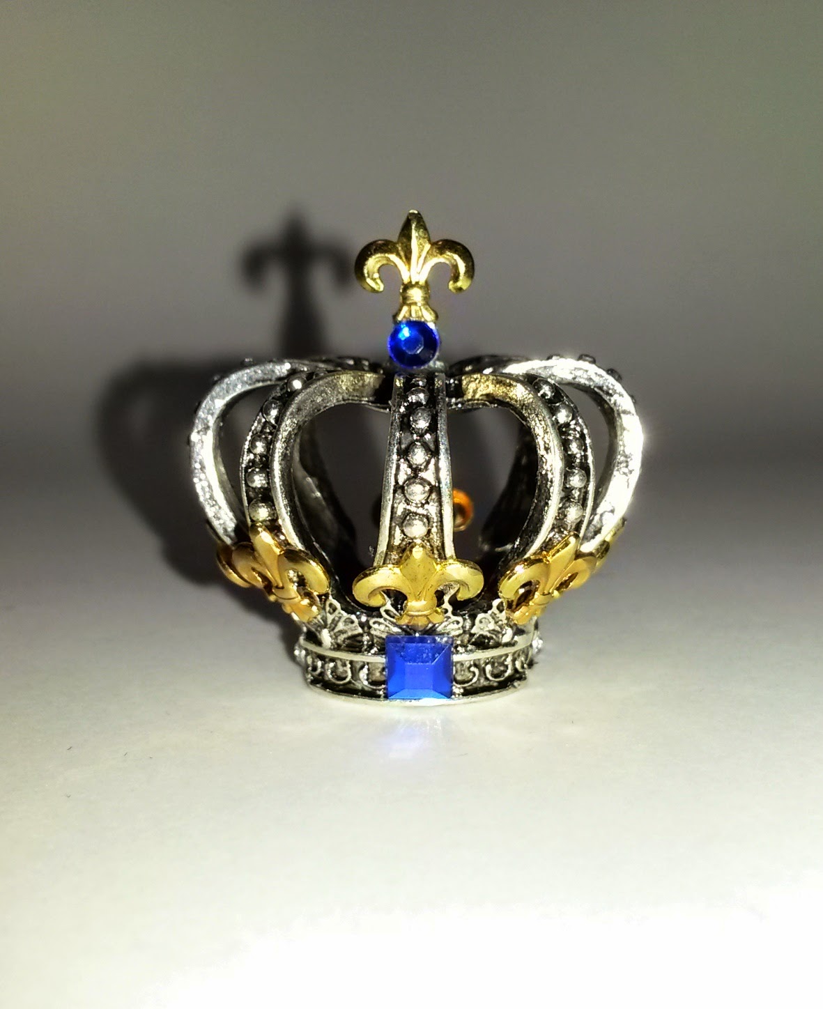 The World of Daniel: Tiaras and Trinkets on Tuesday (The Reichenthal ...