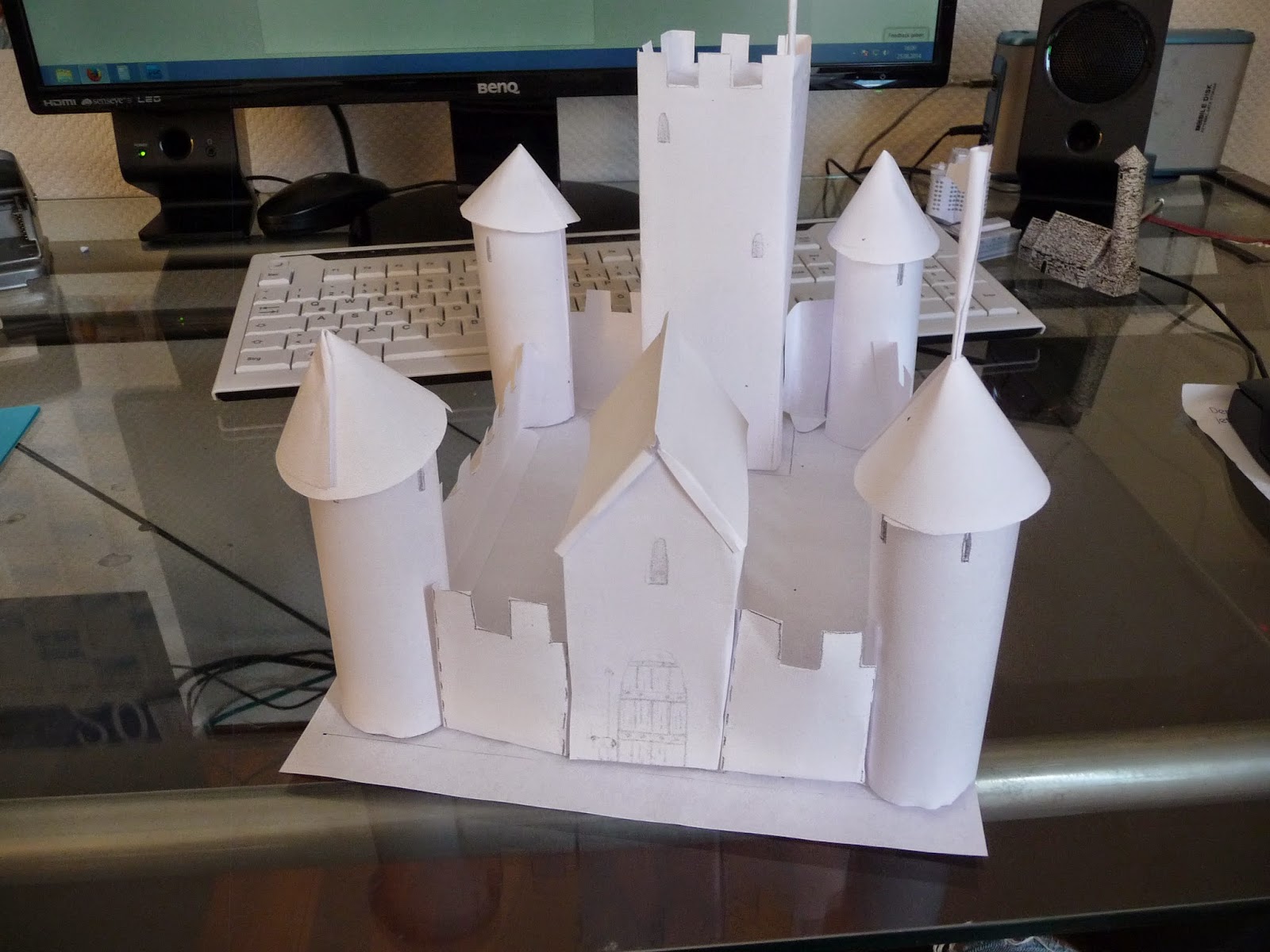 Papernoob : Medieval castle -Paper- Model