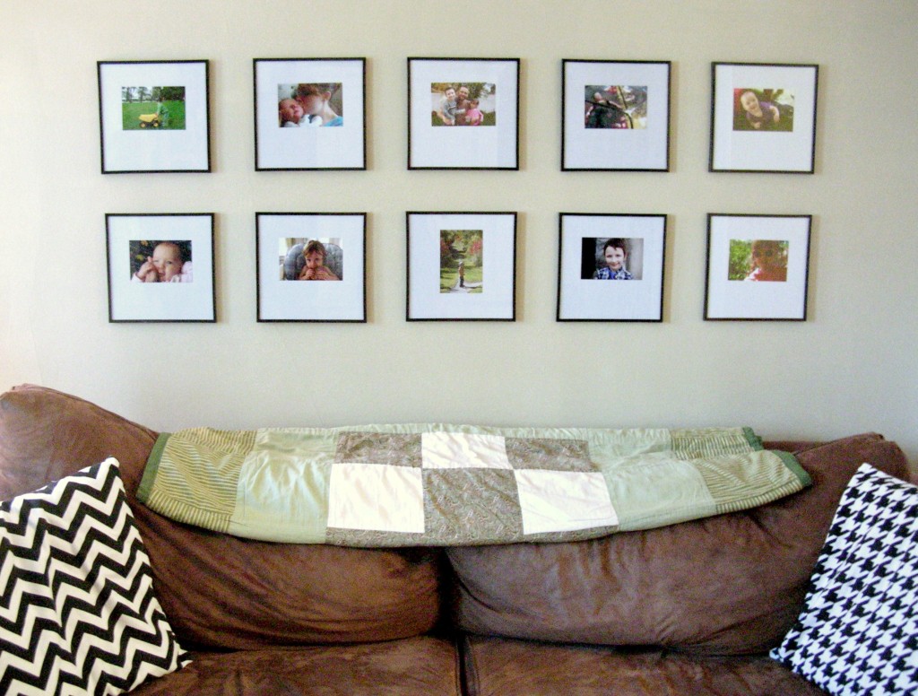 ORDINARY MOMMY DESIGN: Picture Wall.