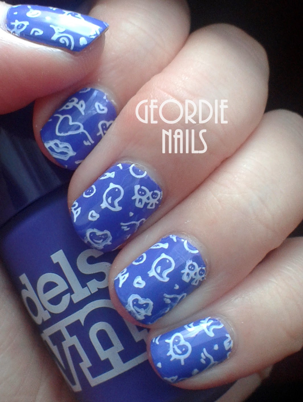 Geordie Nails: Chick Doodle Manicure