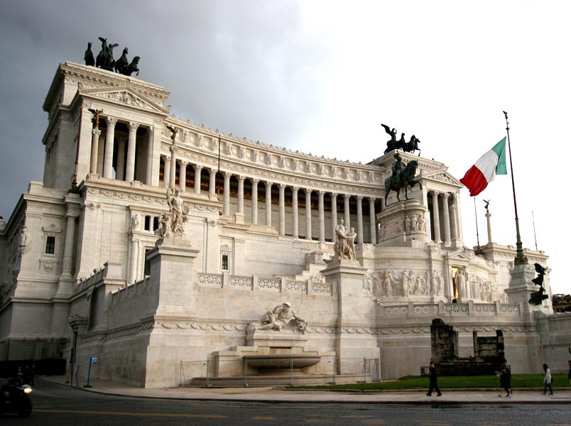 Touring Italy's Big Three Hot Spots ~ Attractions in Italy