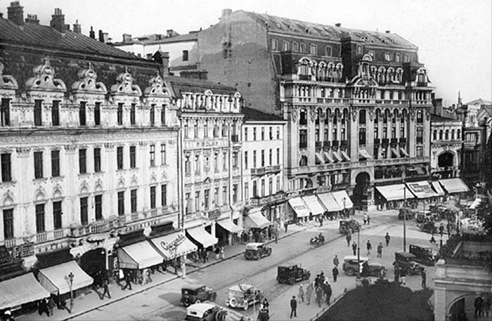 CONSUMATORII DE LOTUS: Bucurestiul interbelic