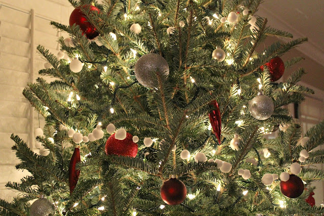 Ten June: Christmas Decor Around Ten June