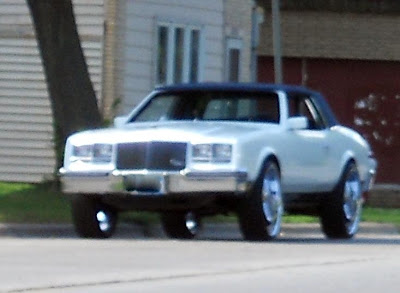 AutomoZeal: Riviera on Rims