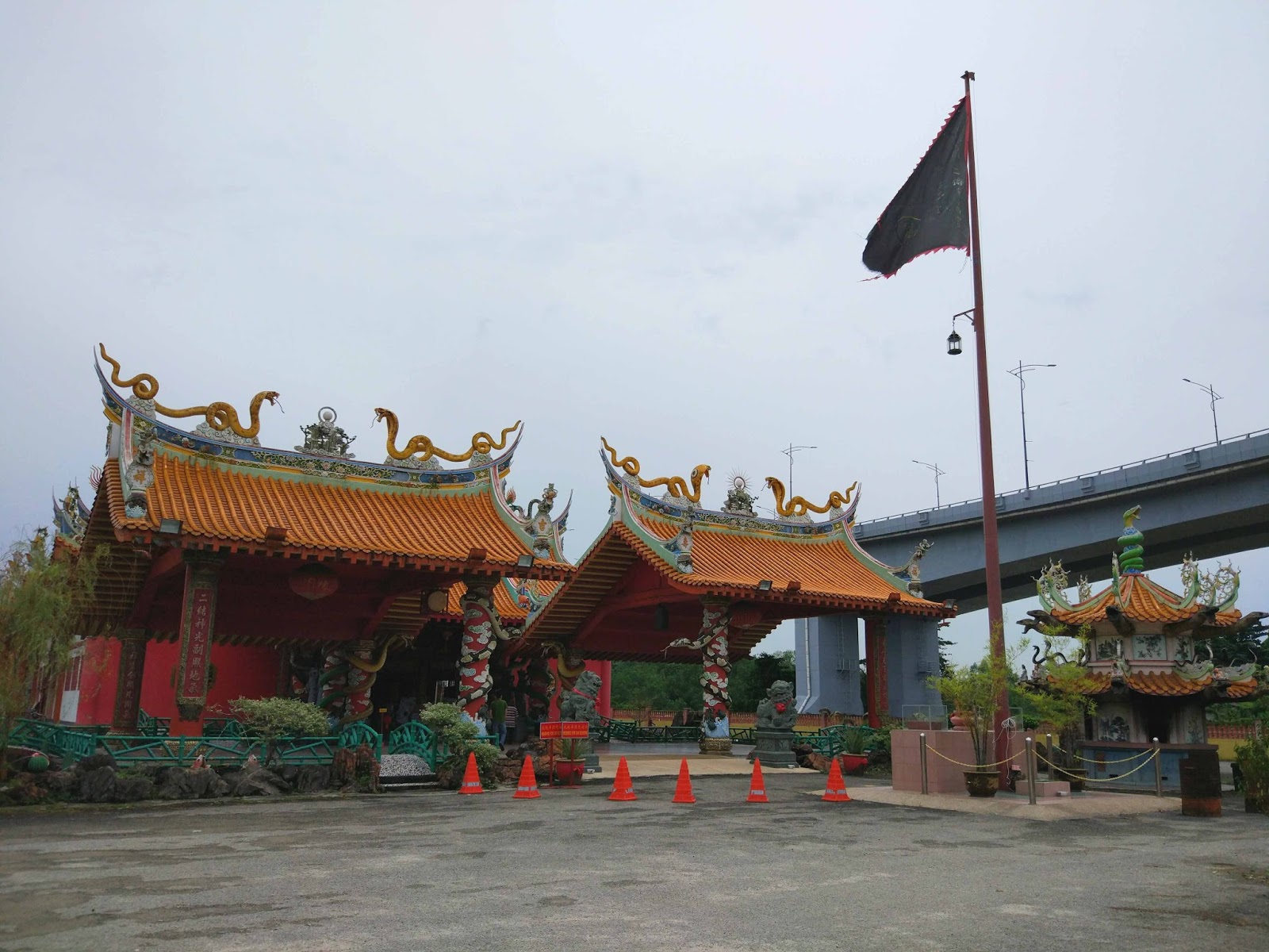 LeoTay: _- T -_ Snake Temple (天福宫)， Klang