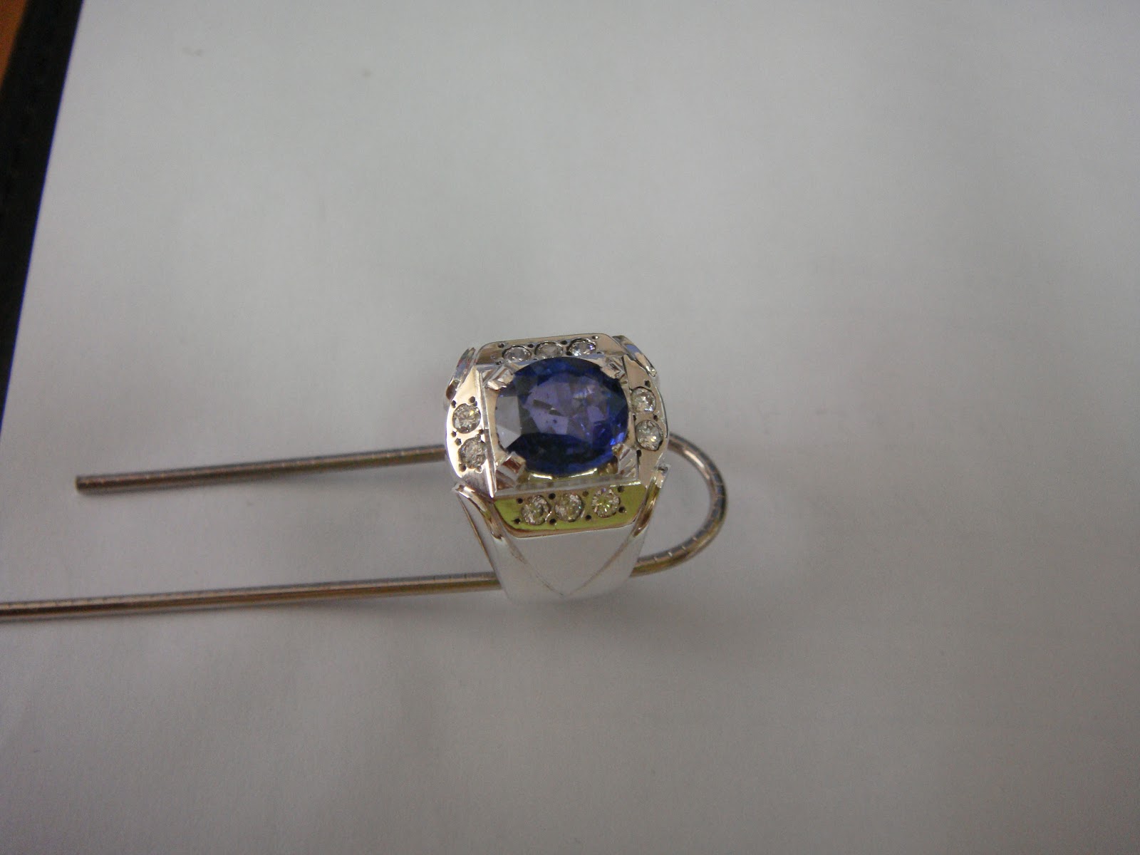 Permata Zamrud, Delima, Nilam Sri Lanka