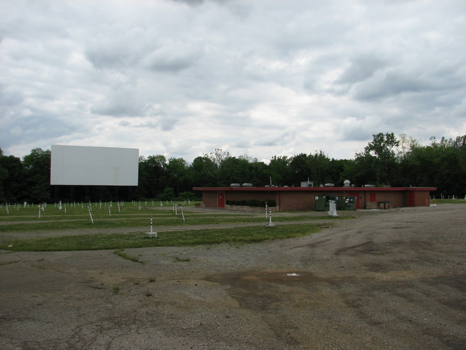 The Automobile and American Life: The last Drive-In in the Dayton,OH ...